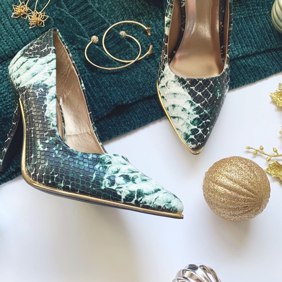 Shoes | Green Textured Snakeskin Pointed Toe Gold Heels | Poshmark